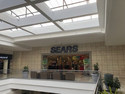 ST CLAIR SQUARE - 22 Photos & 41 Reviews - Shopping Centers - 134 Saint ...