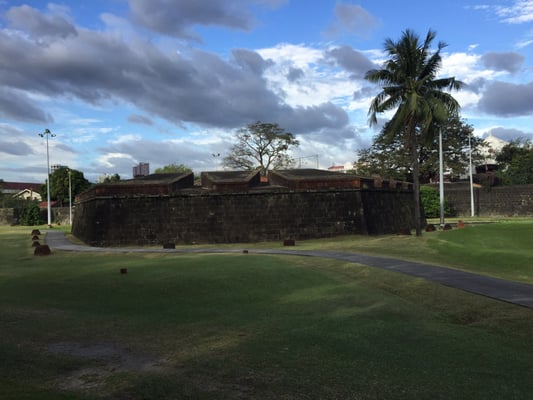 CLUB INTRAMUROS GOLF COURSE - Updated December 2024 - 10 Photos ...