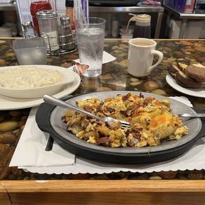 FREEDOM HOG SHACK - Updated October 2025 - 25 Photos & 17 Reviews ...