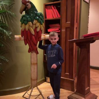 THE RED PARROT RESTAURANT - Updated June 2024 - 1275 Photos & 1317 ...