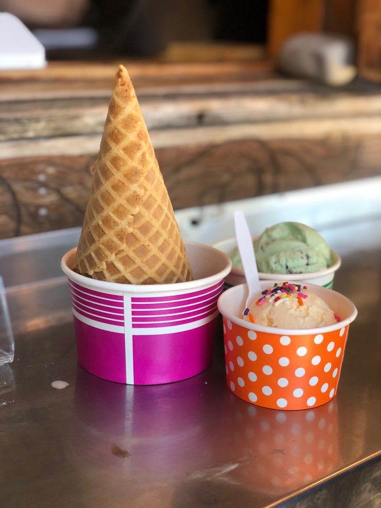 MOURELATOS CABLE CAR ICE CREAM PARLOR - Updated May 2025 - 44 Photos ...