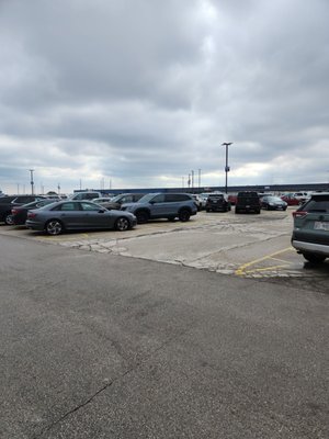 MKE AIRPORT SAVER PARKING - Updated October 2025 - 12 Reviews - 186 ...