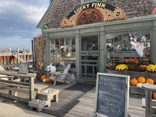 LUCKY FINN CAFÉ - Updated November 2025 - 106 Photos & 134 Reviews ...