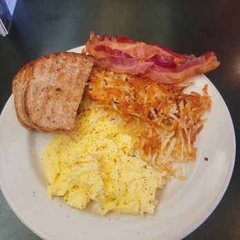 DRAKE DINER - Updated May 2024 - 228 Photos & 278 Reviews - 1111 25th ...