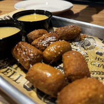 PERRYTOWN TAP HOUSE - Updated October 2025 - 64 Photos & 24 Reviews ...