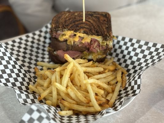 HANGRY’S NORTH SPOKANE: RESTAURANT IN NORTH SPOKANE - Updated December ...