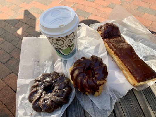 DONUT FRIAR - 327 Photos & 399 Reviews - Donuts - 634 Pkwy, Gatlinburg ...