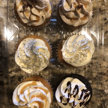 CUPCAKE JUNKIE - Updated August 2024 - 438 Photos & 64 Reviews - 12240 ...