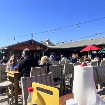 FISH HEADS BAR AND GRILL - Updated July 2024 - 404 Photos & 509 Reviews ...