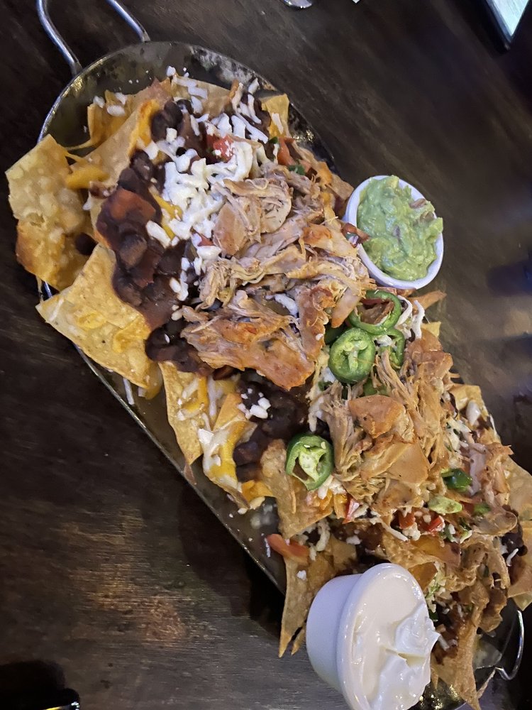 ROOKIES SPORTS LODGE - 255 Photos & 402 Reviews - 1535 Meridian Ave ...