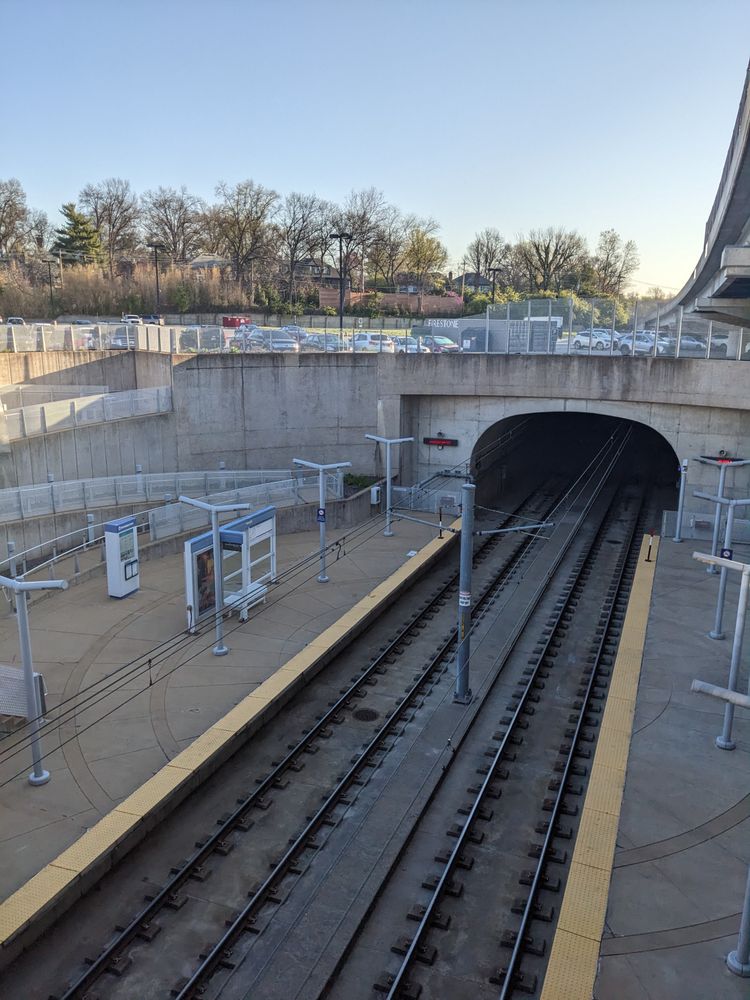 METROLINK - Updated March 2025 - 7411 Forsyth Blvd, Clayton, Missouri ...