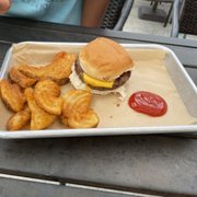AUGUSTA’S SPORTS GRILL - 40 Photos & 61 Reviews - American (New) - 609 ...