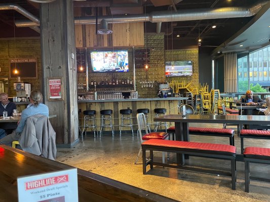 HIGHLINE RXR - 202 Photos & 344 Reviews - 2010 Crystal Dr, Arlington ...