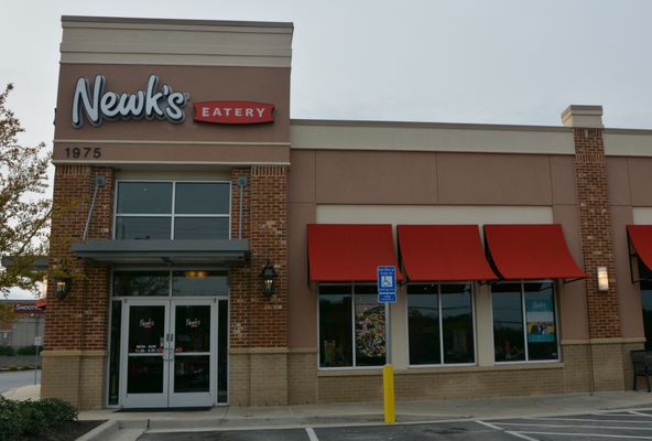 NEWK’S EATERY - 70 Photos & 109 Reviews UPDATED 2022 - Pizza - 1975 ...