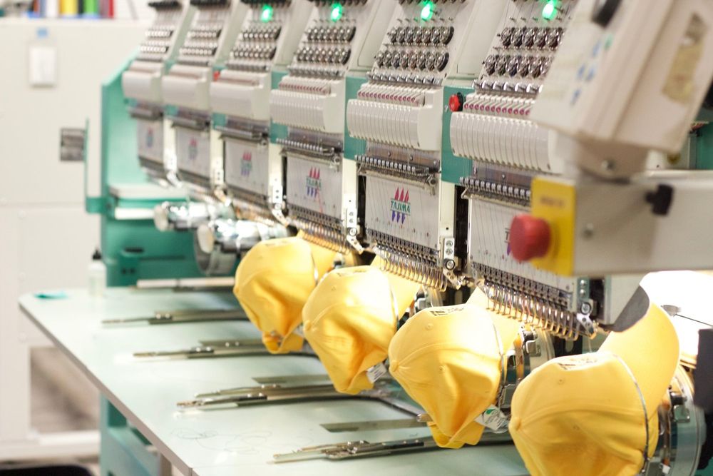 CUSTOM TEEZ - Updated June 2024 - 16 Photos - 100 W 17th St, Los ...