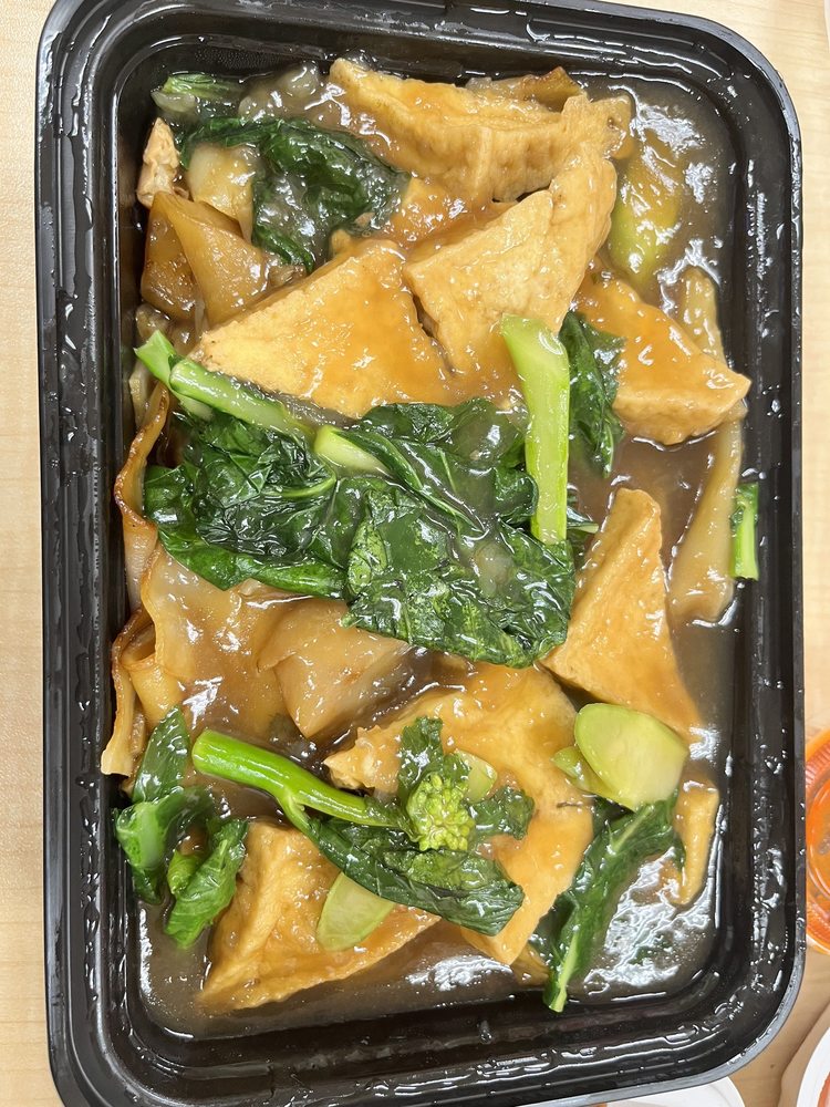 SIMPLY KHMER NOODLE HOUSE AND BAR - Updated May 2024 - 7 Summer St ...