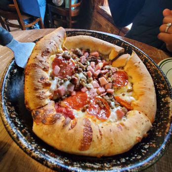 BUGSY’S PIZZA RESTAURANT & SPORTS BAR - Updated January 2026 - 230 ...