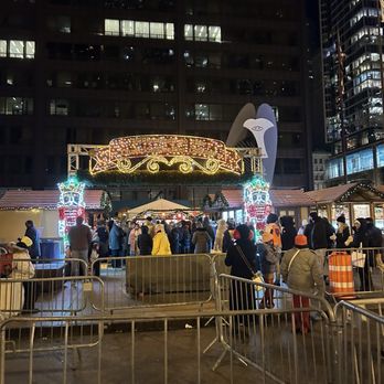 CHRISTKINDLMARKET CHICAGO - Updated November 2025 - 813 Reviews & 2312 ...
