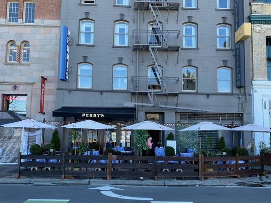 PERRY’S - EMBARCADERO - 847 Photos & 866 Reviews - American ...
