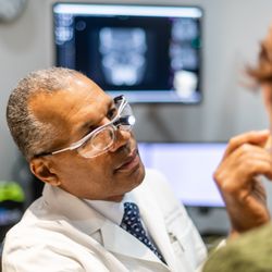 SMITH CENTER: DR. KEVIN SMITH - 11 Photos & 16 Reviews - 1701 S ...