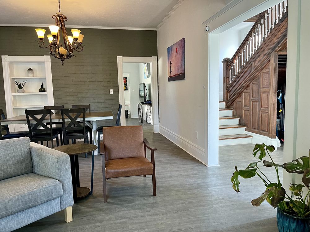 ELMER DAY SOBER LIVING - Updated December 2024 - 34 Photos - 3894 4th ...