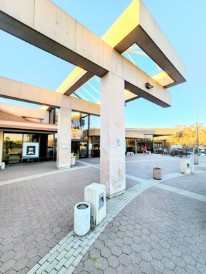 HUNTINGTON BEACH CENTRAL LIBRARY - Updated October 2025 - 754 Photos ...