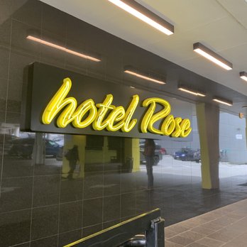 STAYPINEAPPLE HOTEL ROSE DOWNTOWN PORTLAND - Updated April 2024 - 734 ...