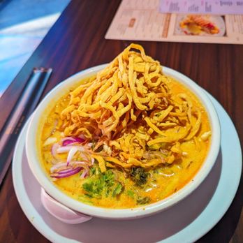 SI LOM THAI ASIAN FUSION - Updated January 2025 - 587 Photos & 670 ...