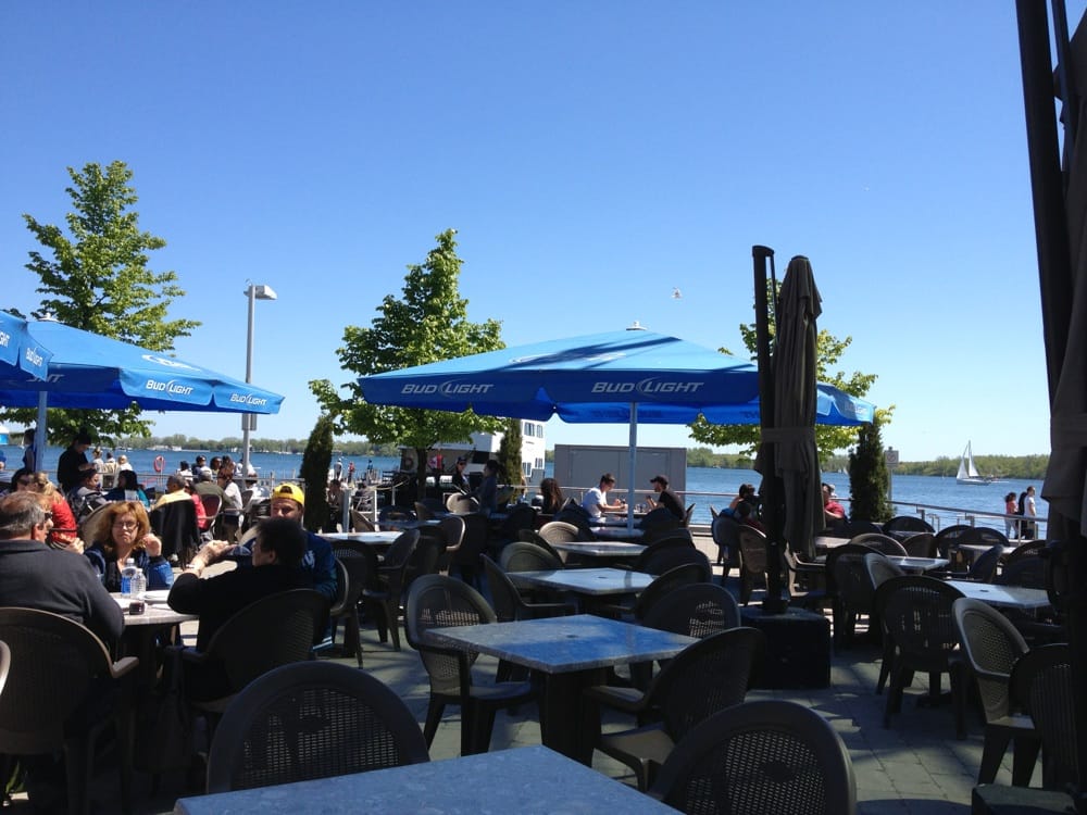LOCAL LAKESIDE PATIO - Updated January 2025 - 13 Reviews - 235 Queens ...