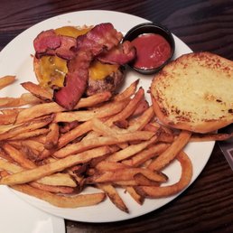 TOAST NEW AMERICAN GASTROPUB - WINTERFIELD PLACE - Updated February ...