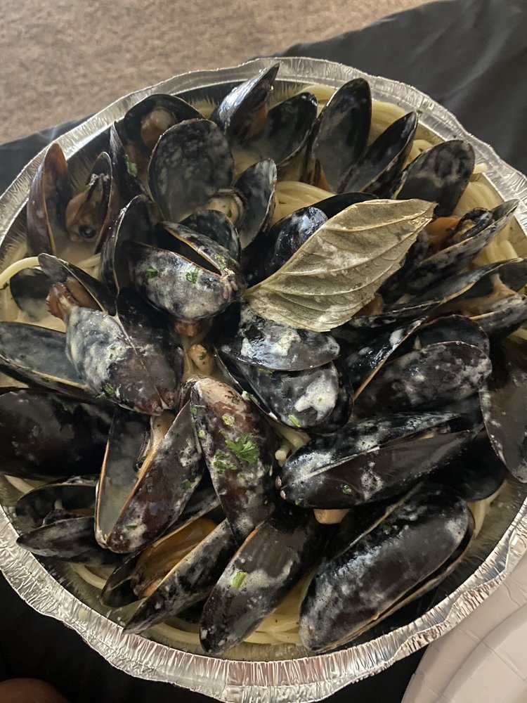 MAMA LISA RESTAURANT - 177 Photos & 379 Reviews - Pizza - 1226 Montauk ...