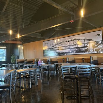 POUR BEHAVIOR - Updated December 2025 - 78 Photos & 84 Reviews - 2175 S ...