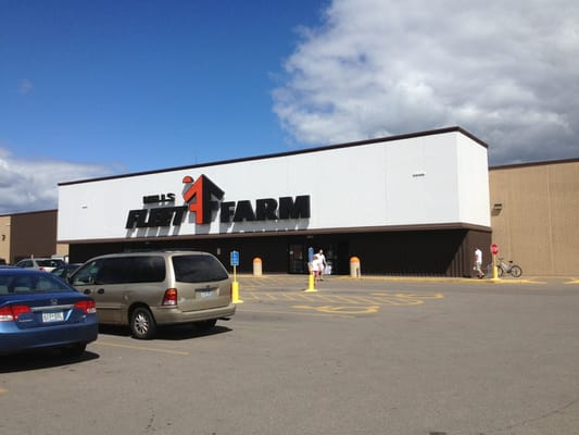 FLEET FARM - Updated December 2025 - 12 Reviews - 920 US-61, Winona ...