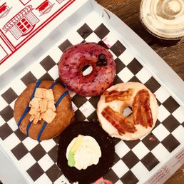 DIABLO DOUGHNUTS - 530 Photos & 309 Reviews - Donuts - 3432 S Hanover ...