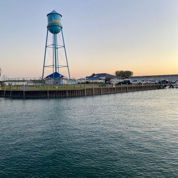 ALGONAC HARBOUR CLUB - Updated December 2025 - 11 Photos & 12 Reviews ...