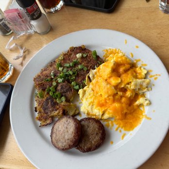 THE PERFECT LANDING RESTAURANT - Updated July 2024 - 482 Photos & 682 ...