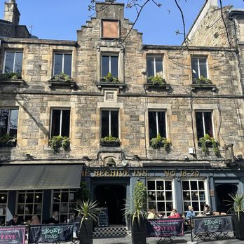 THE BEEHIVE INN - Updated May 2025 - 85 Photos & 83 Reviews - 18-20 ...