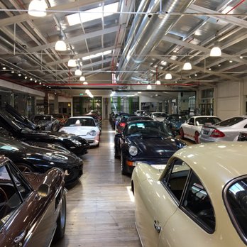 DUTTON GARAGE - 10 Photos - 41 Madden Grove, Victoria Victoria ...