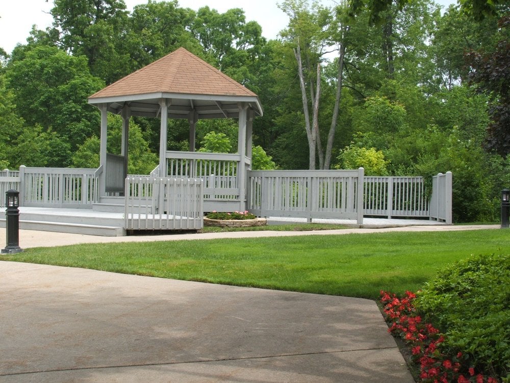 SENTINEL POINTE RETIREMENT COMMUNITY - 18 Photos - 2900 Thornhills Ave ...