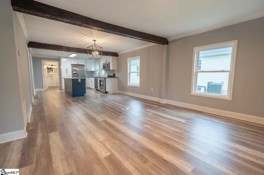 ANDREY HOMES - Updated July 2025 - 22 Photos - 721 W N 1st St, Seneca ...