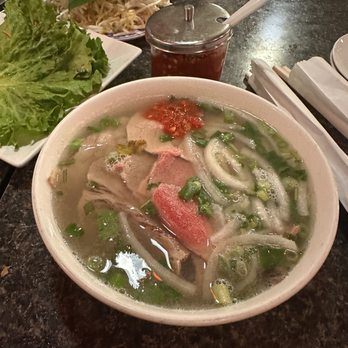 PHO 95 - Updated November 2024 - 816 Photos & 1516 Reviews - 1401 S ...