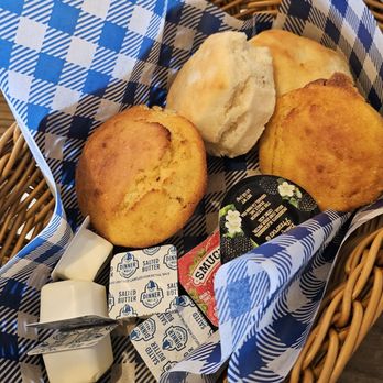 CRACKER BARREL OLD COUNTRY STORE - Updated March 2025 - 486 Photos ...