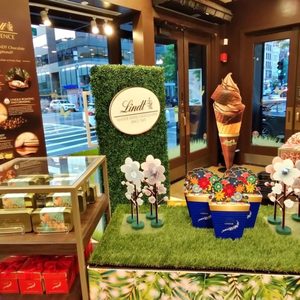 LINDT CHOCOLATE SHOP - 45 Photos & 65 Reviews - 704 Boylston Street ...