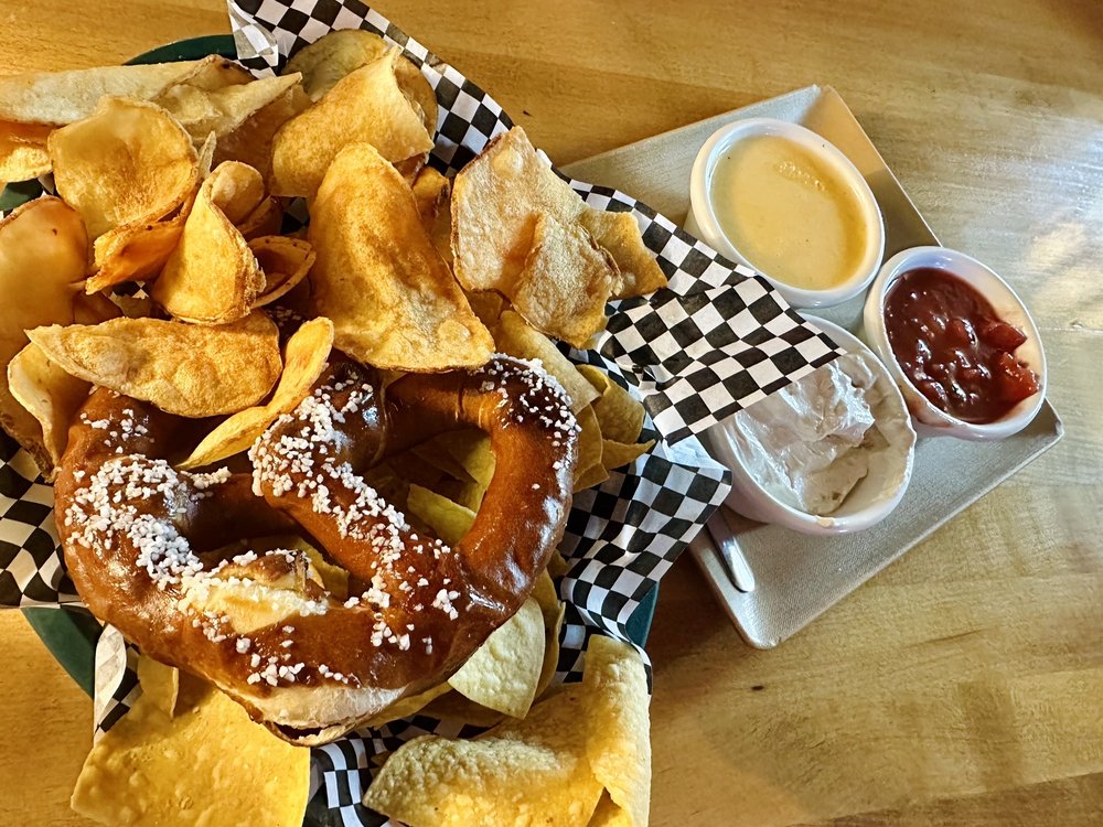 MACADO’S - Updated June 2024 - 46 Photos & 58 Reviews - 142 E Main St ...