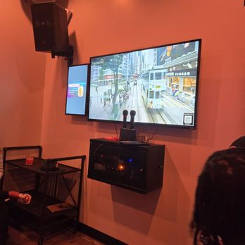 NORAEBAR - Updated October 2025 - 75 Photos & 61 Reviews - 717 E Market ...