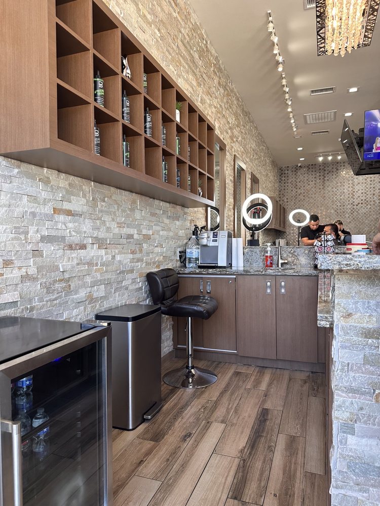 007 BARBER SHOP - Updated April 2025 - 11 Reviews - 5801 Memorial Dr ...