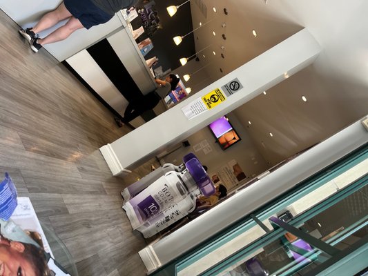 NEW LOOK SKIN CENTER - 208 Photos & 1834 Reviews - 17200 Ventura Blvd ...