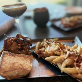 TWISTED TAVERN - Updated February 2025 - 62 Photos & 50 Reviews - 3975 ...