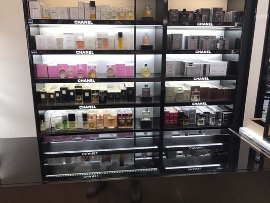 BENLUX LOUVRES - 174 Rue Rivoli, Paris, France - Shopping - Phone ...