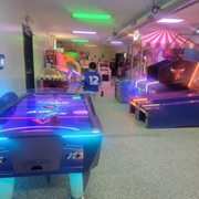 RAINBOW RINK SKATING & ENTERTAINMENT CENTER - 44 Photos & 23 Reviews ...